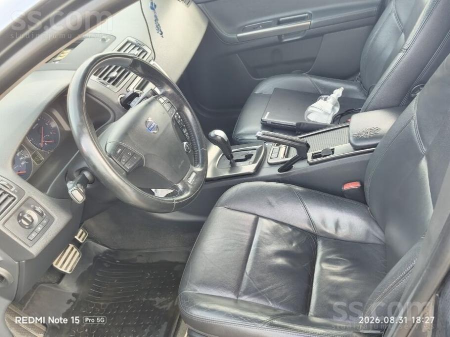 Pelēks Volvo V50 2008 Liepāja, ar dzinēja tilpumu 2.00 L un nobraukumu 311 tūkst. km par 2700 €, foto 17 vietnē AUTOMOTO.COM.LV