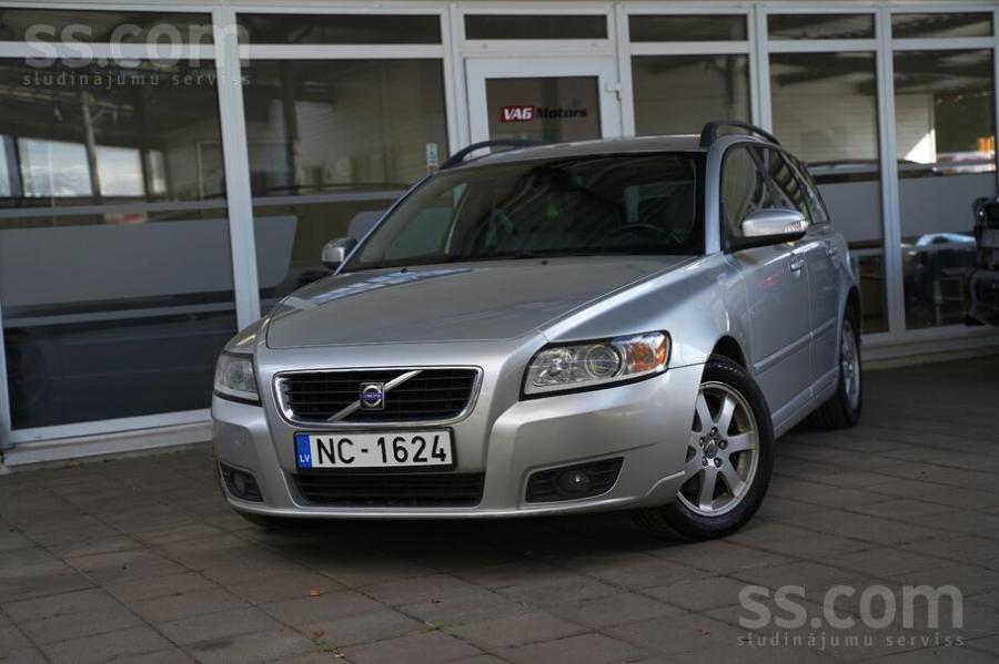 Серый Вольво В50 2008 в Рига, объемом двигателя 2.00 л и пробегом 236 тыс. км за 3200 €, фото 1 на AUTOMOTO.COM.LV