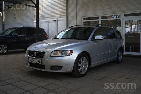 Volvo V50 2008 Rīga vietnē Pelēks Volvo V50 2008 Rīga, ar dzinēja tilpumu 2.00 L un nobraukumu 236 tūkst. km par 3200 €, foto 3 vietnē AUTOMOTO.COM.LV