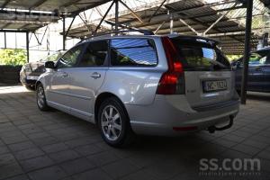Серый Вольво В50 2008 в Рига, объемом двигателя 2.00 л и пробегом 236 тыс. км за 3200 €, фото 4 на AUTOMOTO.COM.LV