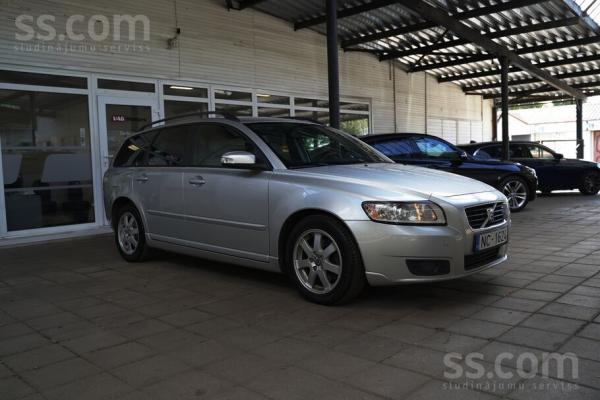 Volvo V50 2008 Rīga vietnē Pelēks Volvo V50 2008 Rīga, ar dzinēja tilpumu 2.00 L un nobraukumu 236 tūkst. km par 3200 €, foto 6 vietnē AUTOMOTO.COM.LV