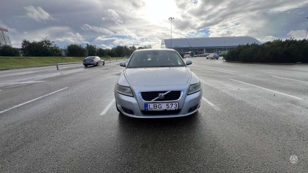 Pelēks Volvo V50 2008 Šauļi, ar dzinēja tilpumu 2.00 L un nobraukumu 258 tūkst. km par 2000 €, foto 3 vietnē AUTOMOTO.COM.LV