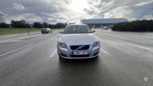 Pelēks Volvo V50 2008 Šauļi, ar dzinēja tilpumu 2.00 L un nobraukumu 258 tūkst. km par 2000 €, foto 3 vietnē AUTOMOTO.COM.LV
