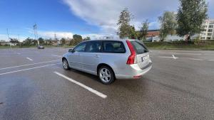 Pelēks Volvo V50 2008 Šauļi, ar dzinēja tilpumu 2.00 L un nobraukumu 258 tūkst. km par 2000 €, foto 6 vietnē AUTOMOTO.COM.LV