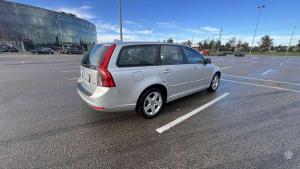 Pelēks Volvo V50 2008 Šauļi, ar dzinēja tilpumu 2.00 L un nobraukumu 258 tūkst. km par 2000 €, foto 8 vietnē AUTOMOTO.COM.LV