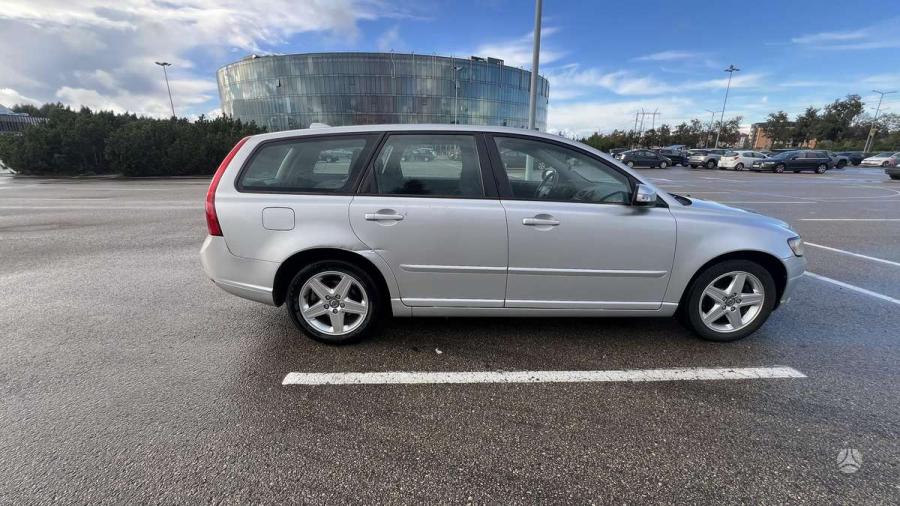 Pelēks Volvo V50 2008 Šauļi, ar dzinēja tilpumu 2.00 L un nobraukumu 258 tūkst. km par 2000 €, foto 9 vietnē AUTOMOTO.COM.LV
