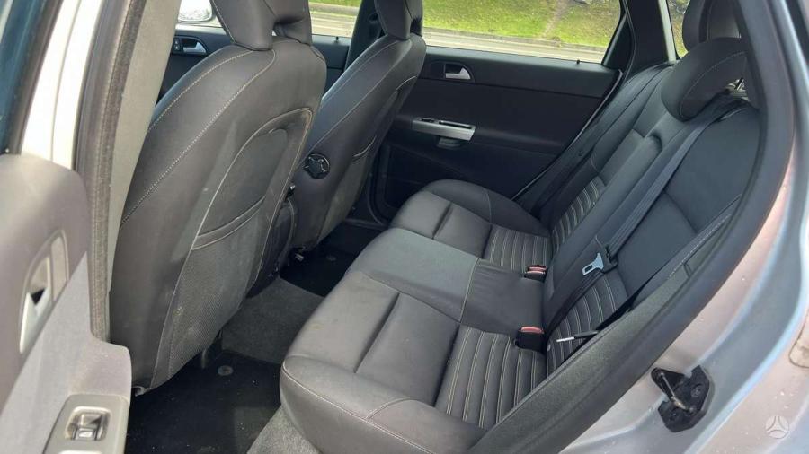 Pelēks Volvo V50 2008 Šauļi, ar dzinēja tilpumu 2.00 L un nobraukumu 258 tūkst. km par 2000 €, foto 17 vietnē AUTOMOTO.COM.LV
