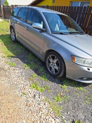 Pelēks Volvo V50 2008 Rīga, ar dzinēja tilpumu 2.40 L un nobraukumu 371 tūkst. km par 2650 €, foto 4 vietnē AUTOMOTO.COM.LV