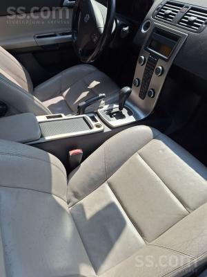 Pelēks Volvo V50 2008 Rīga, ar dzinēja tilpumu 2.40 L un nobraukumu 371 tūkst. km par 2650 €, foto 7 vietnē AUTOMOTO.COM.LV
