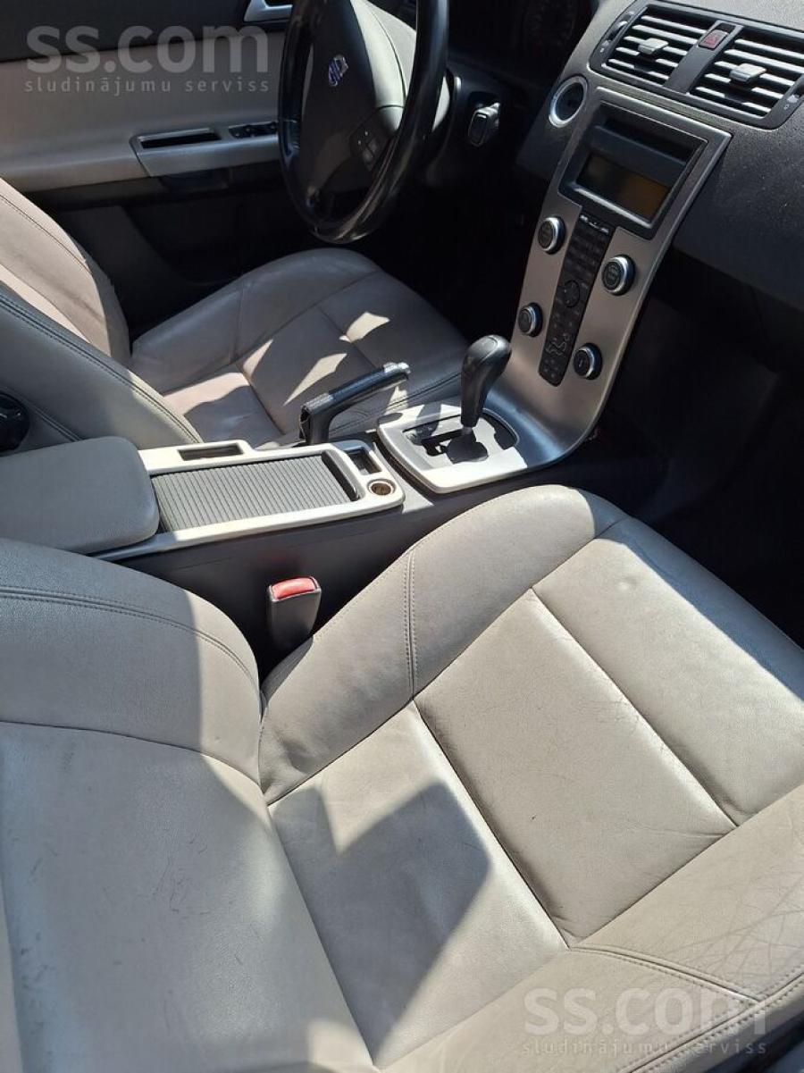 Pelēks Volvo V50 2008 Rīga, ar dzinēja tilpumu 2.40 L un nobraukumu 371 tūkst. km par 2650 €, foto 7 vietnē AUTOMOTO.COM.LV