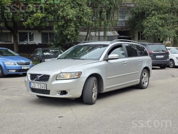 Вольво В50 2008 в Рига на AUTOMOTO.COM.LV Серый Вольво В50 2008 в Рига, объемом двигателя 1.60 л и пробегом 386 тыс. км за 1250 €, фото 1 на AUTOMOTO.COM.LV