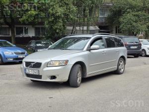 Pelēks Volvo V50 2008 Rīga, ar dzinēja tilpumu 1.60 L un nobraukumu 386 tūkst. km par 1250 €, foto  vietnē AUTOMOTO.COM.LV