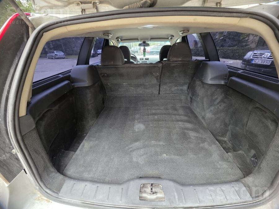 Pelēks Volvo V50 2008 Rīga, ar dzinēja tilpumu 1.60 L un nobraukumu 386 tūkst. km par 1250 €, foto 10 vietnē AUTOMOTO.COM.LV