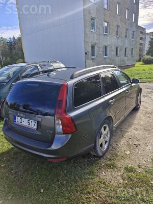 Pelēks Volvo V50 2008 Saldus, ar dzinēja tilpumu 2.00 L un nobraukumu 444 tūkst. km par 1200 €, foto 3 vietnē AUTOMOTO.COM.LV