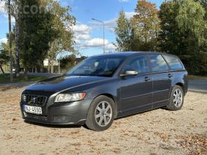 Серый Вольво В50 2008 в Рига, объемом двигателя 2.00 л и пробегом 284 тыс. км за 2590 €, фото 1 на AUTOMOTO.COM.LV