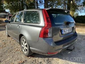 Pelēks Volvo V50 2008 Rīga, ar dzinēja tilpumu 2.00 L un nobraukumu 284 tūkst. km par 2590 €, foto 4 vietnē AUTOMOTO.COM.LV