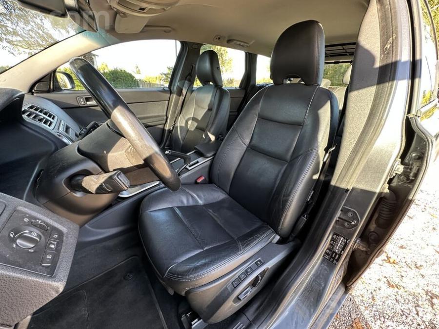 Pelēks Volvo V50 2008 Rīga, ar dzinēja tilpumu 2.00 L un nobraukumu 284 tūkst. km par 2590 €, foto 12 vietnē AUTOMOTO.COM.LV