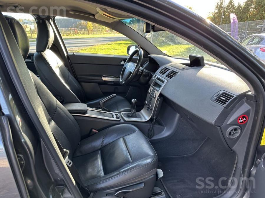 Pelēks Volvo V50 2008 Rīga, ar dzinēja tilpumu 2.00 L un nobraukumu 284 tūkst. km par 2590 €, foto 17 vietnē AUTOMOTO.COM.LV