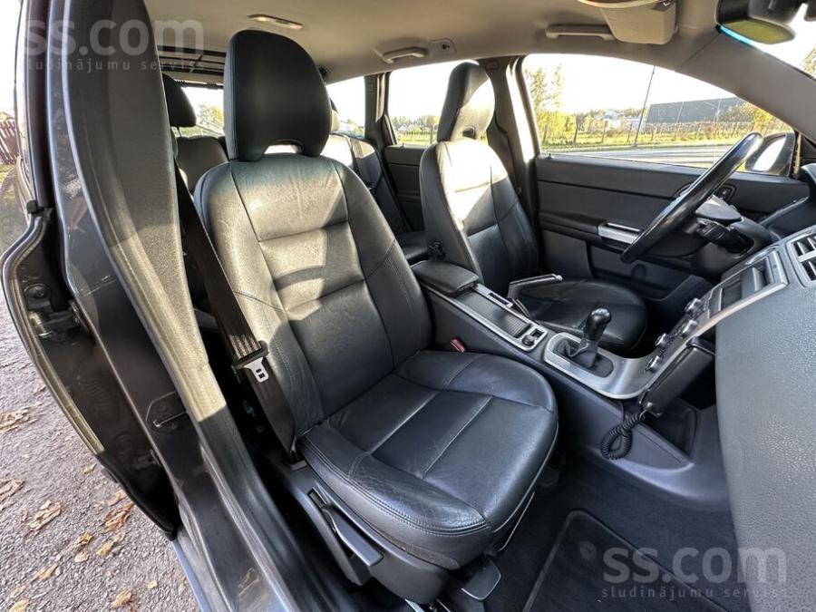 Pelēks Volvo V50 2008 Rīga, ar dzinēja tilpumu 2.00 L un nobraukumu 284 tūkst. km par 2590 €, foto 18 vietnē AUTOMOTO.COM.LV