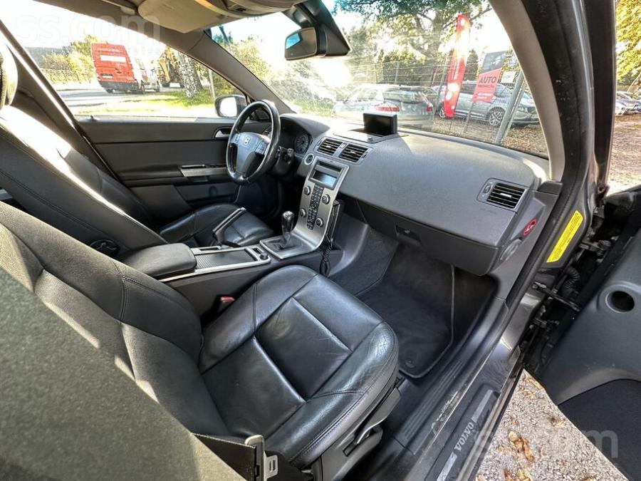 Pelēks Volvo V50 2008 Rīga, ar dzinēja tilpumu 2.00 L un nobraukumu 284 tūkst. km par 2590 €, foto 19 vietnē AUTOMOTO.COM.LV