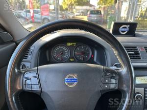 Pelēks Volvo V50 2008 Rīga, ar dzinēja tilpumu 2.00 L un nobraukumu 284 tūkst. km par 2590 €, foto 22 vietnē AUTOMOTO.COM.LV