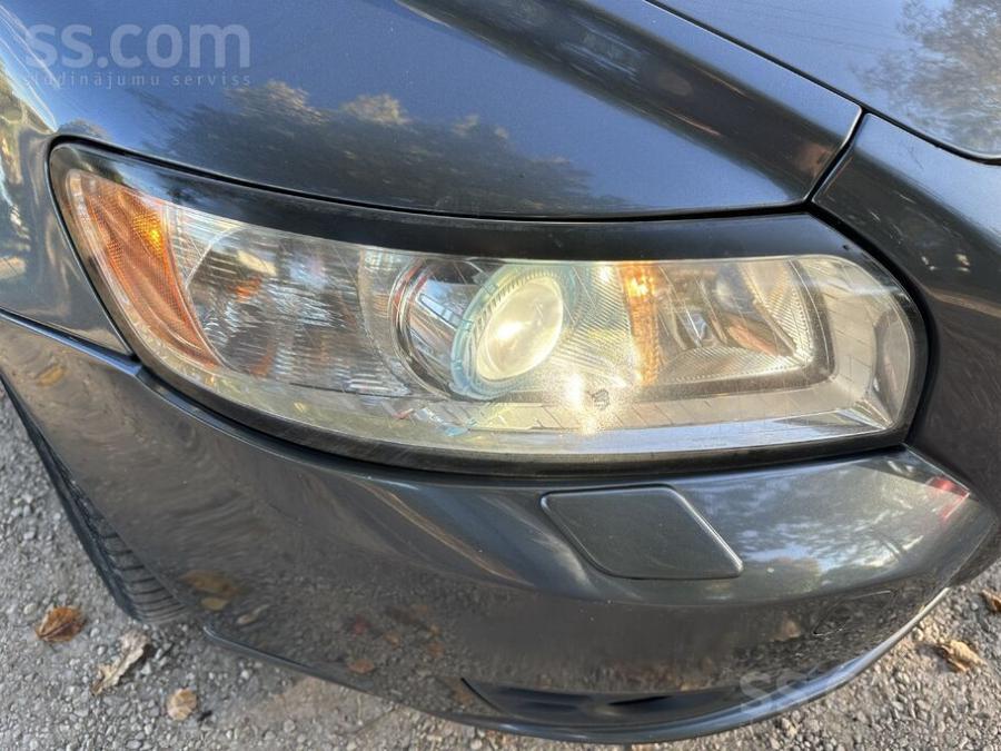 Pelēks Volvo V50 2008 Rīga, ar dzinēja tilpumu 2.00 L un nobraukumu 284 tūkst. km par 2590 €, foto 29 vietnē AUTOMOTO.COM.LV