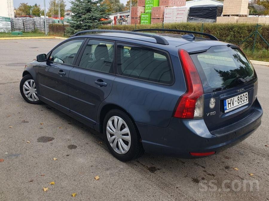 Pelēks Volvo V50 2008 Jelgava, ar dzinēja tilpumu 2.00 L un nobraukumu 352 tūkst. km par 1400 €, foto 3 vietnē AUTOMOTO.COM.LV