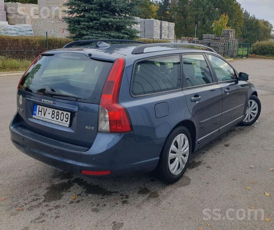 Pelēks Volvo V50 2008 Jelgava, ar dzinēja tilpumu 2.00 L un nobraukumu 352 tūkst. km par 1400 €, foto 4 vietnē AUTOMOTO.COM.LV