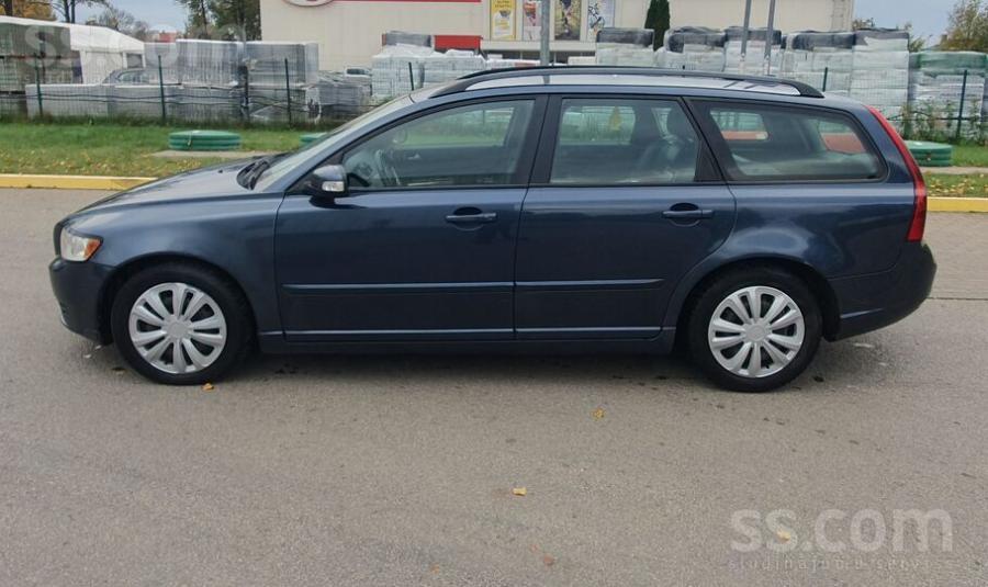 Pelēks Volvo V50 2008 Jelgava, ar dzinēja tilpumu 2.00 L un nobraukumu 352 tūkst. km par 1400 €, foto 5 vietnē AUTOMOTO.COM.LV
