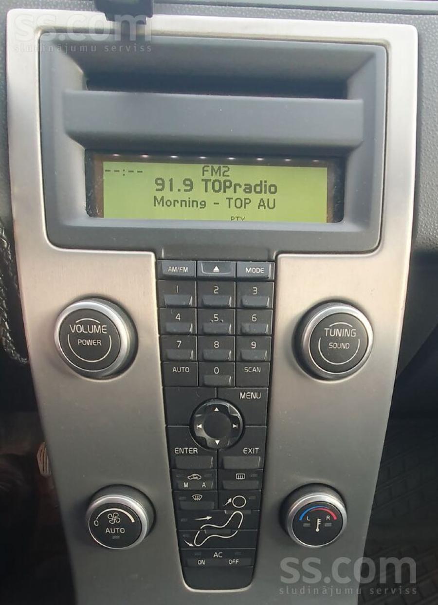 Pelēks Volvo V50 2008 Jelgava, ar dzinēja tilpumu 2.00 L un nobraukumu 352 tūkst. km par 1400 €, foto 14 vietnē AUTOMOTO.COM.LV