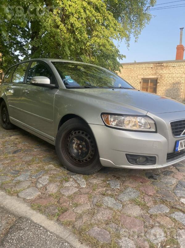 Pelēks Volvo V50 2009 Liepāja, ar dzinēja tilpumu 2.00 L un nobraukumu 0 tūkst. km par 950 €, foto 1 vietnē AUTOMOTO.COM.LV
