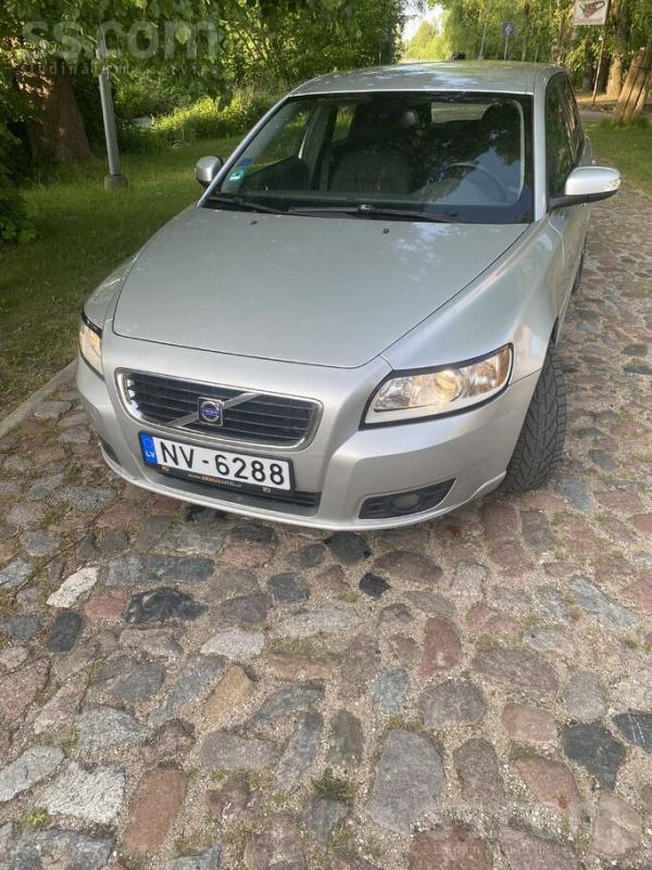 Pelēks Volvo V50 2009 Liepāja, ar dzinēja tilpumu 2.00 L un nobraukumu 0 tūkst. km par 950 €, foto 2 vietnē AUTOMOTO.COM.LV