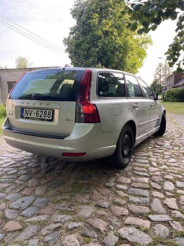 Pelēks Volvo V50 2009 Liepāja, ar dzinēja tilpumu 2.00 L un nobraukumu 0 tūkst. km par 950 €, foto 4 vietnē AUTOMOTO.COM.LV
