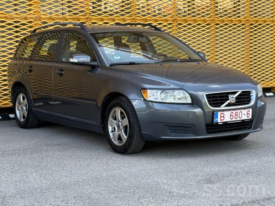 Grey Volvo V50 2009 in Ogre, with an engine capacity of 1.80 L and mileage of 164 thousand km for 4790 €, photo 1 on AUTOMOTO.COM.LV