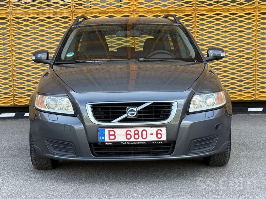 Grey Volvo V50 2009 in Ogre, with an engine capacity of 1.80 L and mileage of 164 thousand km for 4790 €, photo 2 on AUTOMOTO.COM.LV