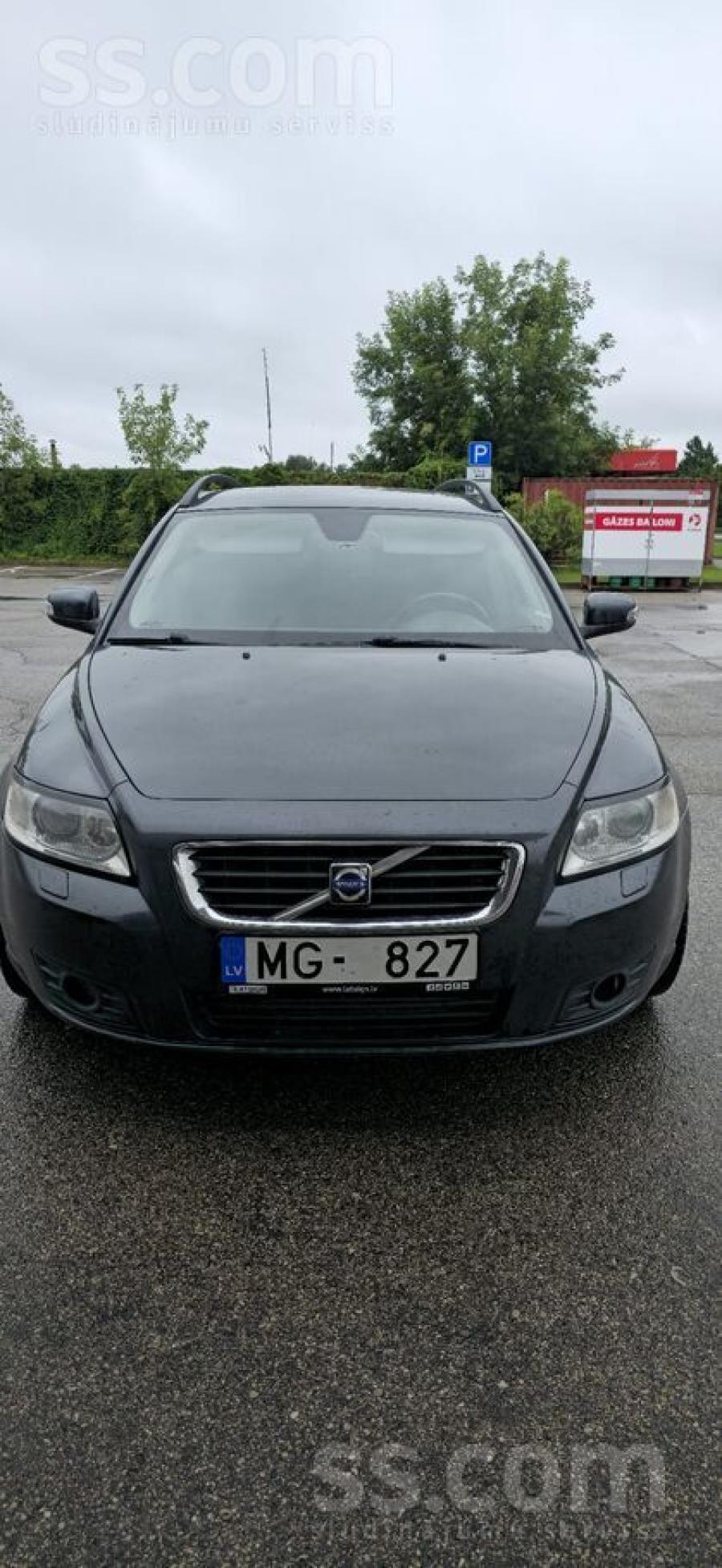 Grey Volvo V50 2009 in Riga, with an engine capacity of 2.00 L and mileage of 320 thousand km for 2500 €, photo 4 on AUTOMOTO.COM.LV