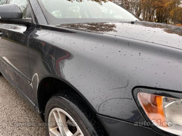 Pelēks Volvo V50 2009 Tallina, ar dzinēja tilpumu 1.60 L un nobraukumu 332 tūkst. km par 3899 €, foto 11 vietnē AUTOMOTO.COM.LV