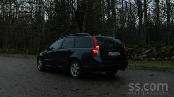 Pelēks Volvo V50 2009 Rīga, ar dzinēja tilpumu 2.40 L un nobraukumu 330 tūkst. km par 2650 €, foto 6 vietnē AUTOMOTO.COM.LV