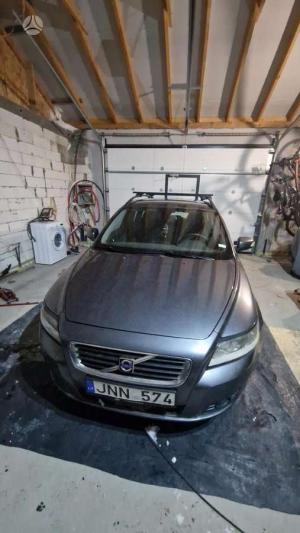 Grey Volvo V50 2009 in Vilnius, with an engine capacity of 1.56 L and mileage of 306 thousand km for 600 €, photo  on AUTOMOTO.COM.LV