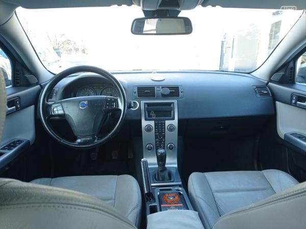 Grey Volvo V50 2009 in Kaunas, with an engine capacity of 1.60 L and mileage of 310 thousand km for 2800 €, photo 6 on AUTOMOTO.COM.LV