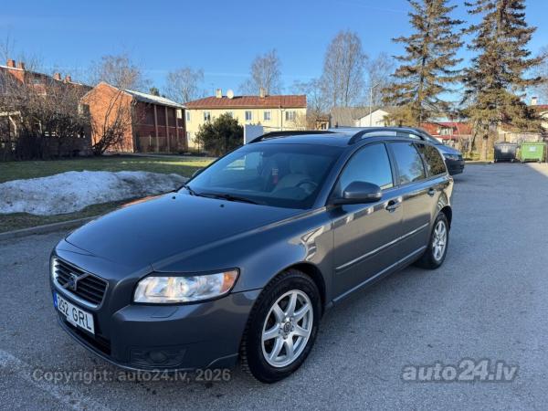 Pelēks Volvo V50 2009 Tartu, ar dzinēja tilpumu 1.60 L un nobraukumu 293 tūkst. km par 2950 €, foto 2 vietnē AUTOMOTO.COM.LV