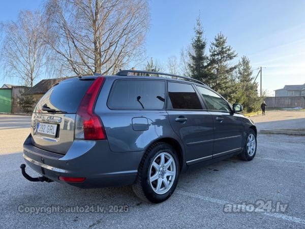 Pelēks Volvo V50 2009 Tartu, ar dzinēja tilpumu 1.60 L un nobraukumu 293 tūkst. km par 2950 €, foto 4 vietnē AUTOMOTO.COM.LV