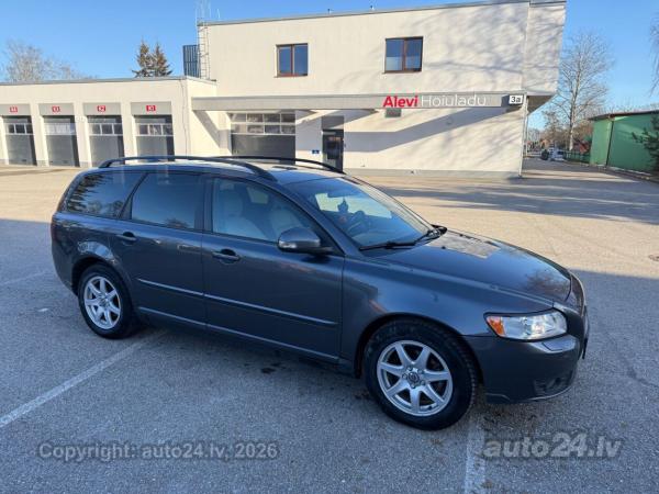 Pelēks Volvo V50 2009 Tartu, ar dzinēja tilpumu 1.60 L un nobraukumu 293 tūkst. km par 2950 €, foto 7 vietnē AUTOMOTO.COM.LV