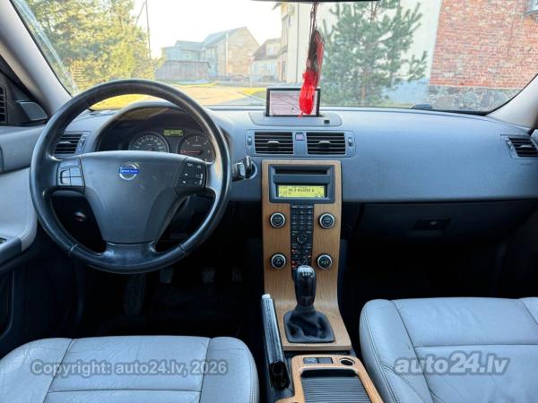 Pelēks Volvo V50 2009 Tartu, ar dzinēja tilpumu 1.60 L un nobraukumu 293 tūkst. km par 2950 €, foto 9 vietnē AUTOMOTO.COM.LV