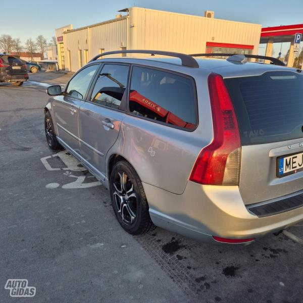Pelēks Volvo V50 2009 Šauļi, ar dzinēja tilpumu 1.60 L un nobraukumu 278 tūkst. km par 2150 €, foto 4 vietnē AUTOMOTO.COM.LV