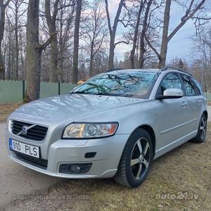 Pelēks Volvo V50 2009 Veru, ar dzinēja tilpumu 1.60 L un nobraukumu 316 tūkst. km par 2750 €, foto  vietnē AUTOMOTO.COM.LV