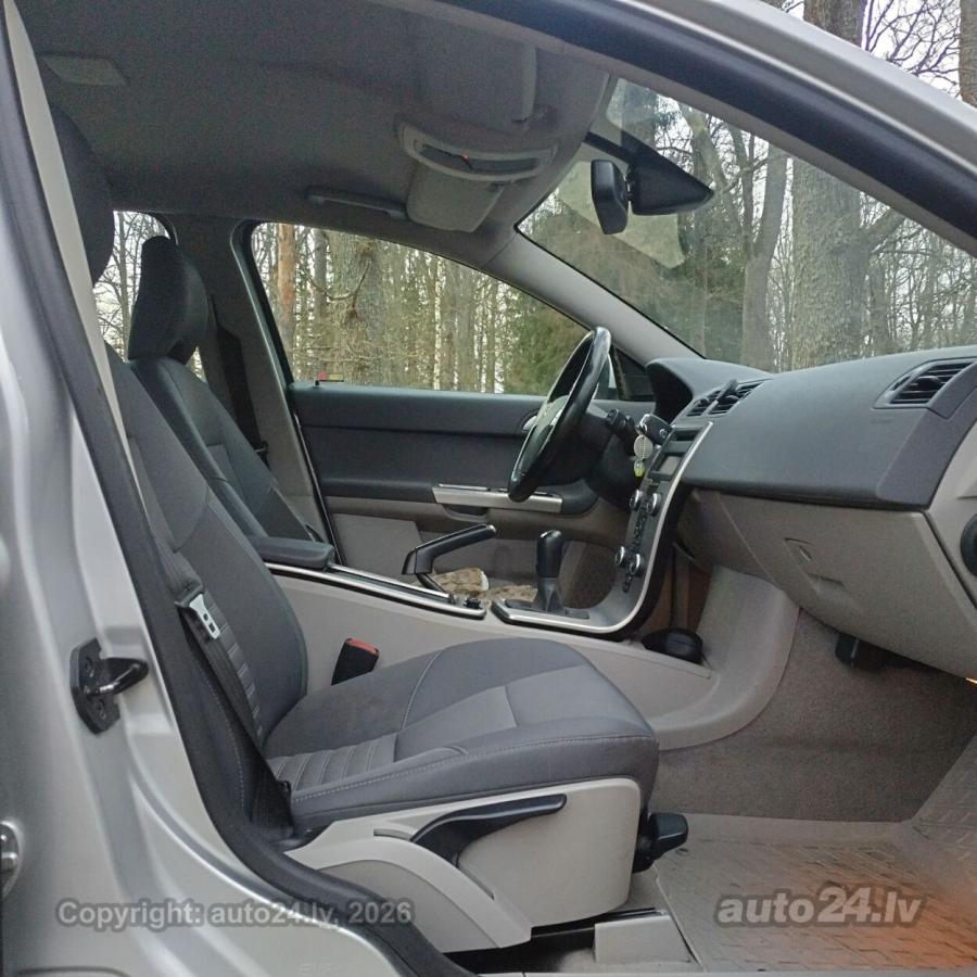 Pelēks Volvo V50 2009 Veru, ar dzinēja tilpumu 1.60 L un nobraukumu 316 tūkst. km par 2750 €, foto 7 vietnē AUTOMOTO.COM.LV
