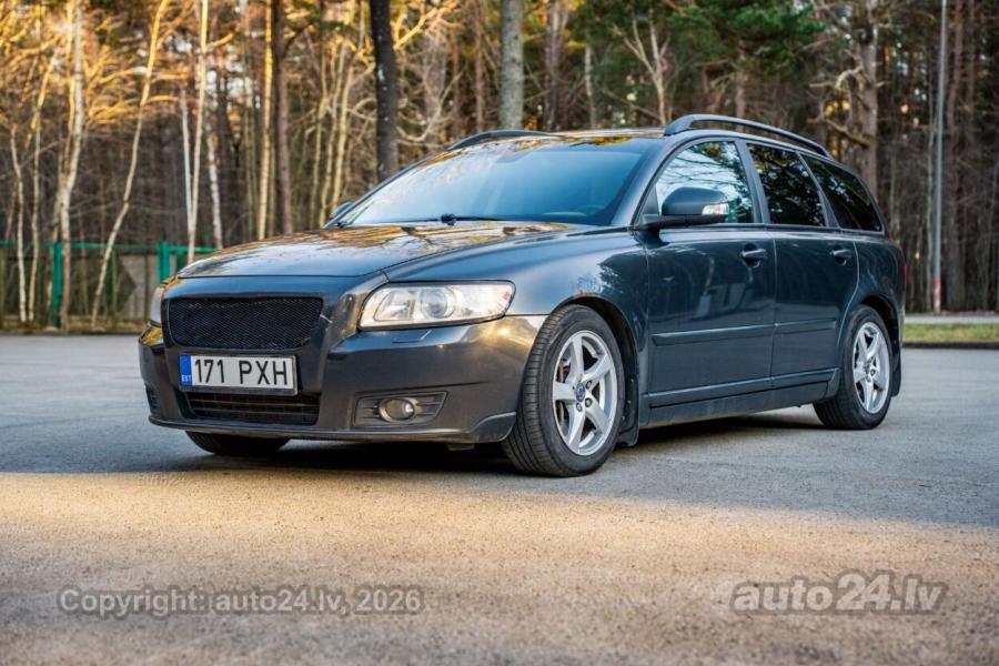 Grey Volvo V50 2009 in Tallinn, with an engine capacity of 2.00 L and mileage of 335 thousand km for 2700 €, photo 8 on AUTOMOTO.COM.LV