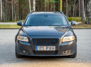 Grey Volvo V50 2009 in Tallinn, with an engine capacity of 2.00 L and mileage of 335 thousand km for 2700 €, photo 9 on AUTOMOTO.COM.LV
