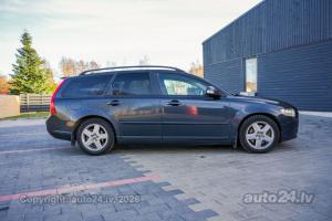 Grey Volvo V50 2009 in Tallinn, with an engine capacity of 2.00 L and mileage of 335 thousand km for 2700 €, photo 19 on AUTOMOTO.COM.LV